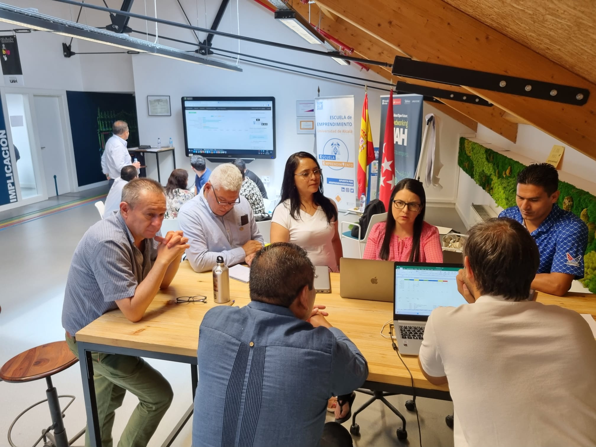 ¡Toca negociar con el simulador de MICROBEX! - Máster de Formación ...