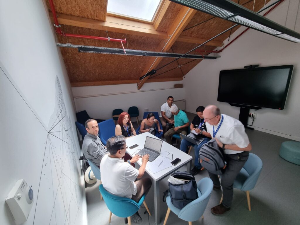 ¡Toca negociar con el simulador de MICROBEX! - Máster de Formación ...